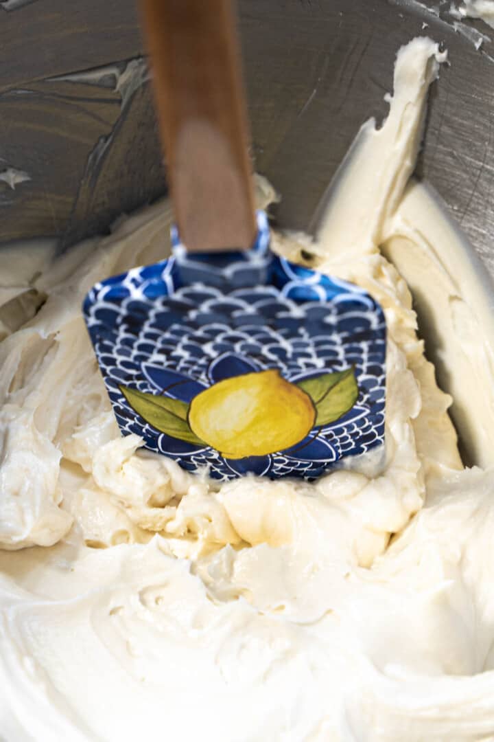 How to frost a layered cake | Our Table 4 2